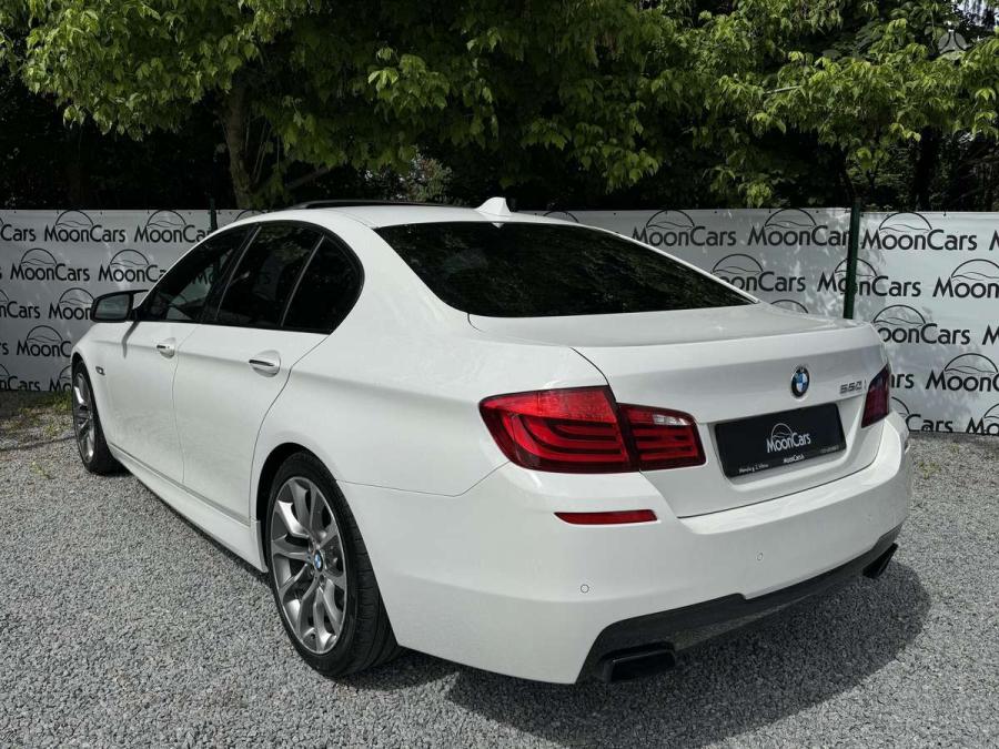 White BMW 550 2013 in Vilnius, with an engine capacity of 4.40 L and mileage of 218 thousand km for 9999 €, photo 6 on AUTOMOTO.COM.LV