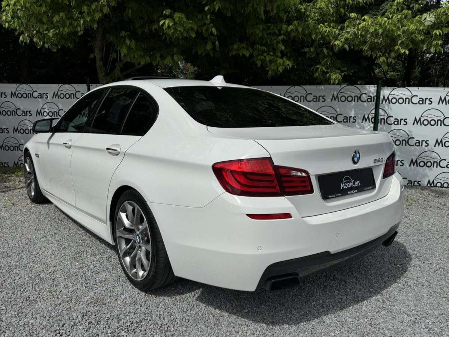 White BMW 550 2013 in Vilnius, with an engine capacity of 4.40 L and mileage of 218 thousand km for 9999 €, photo 7 on AUTOMOTO.COM.LV