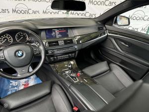 White BMW 550 2013 in Vilnius, with an engine capacity of 4.40 L and mileage of 218 thousand km for 9999 €, photo 11 on AUTOMOTO.COM.LV