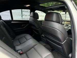 White BMW 550 2013 in Vilnius, with an engine capacity of 4.40 L and mileage of 218 thousand km for 9999 €, photo 13 on AUTOMOTO.COM.LV