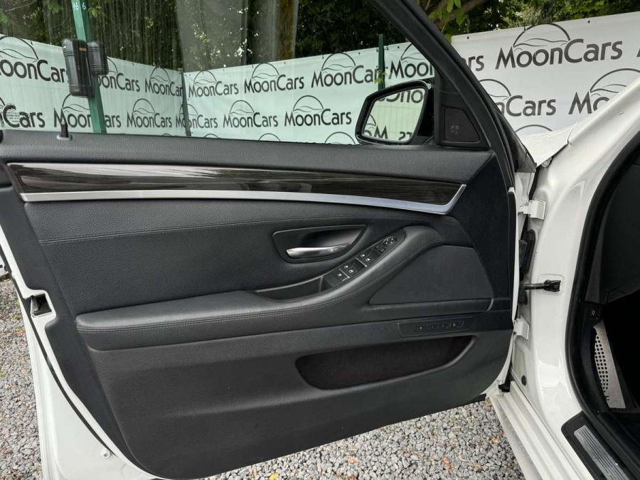 White BMW 550 2013 in Vilnius, with an engine capacity of 4.40 L and mileage of 218 thousand km for 9999 €, photo 15 on AUTOMOTO.COM.LV