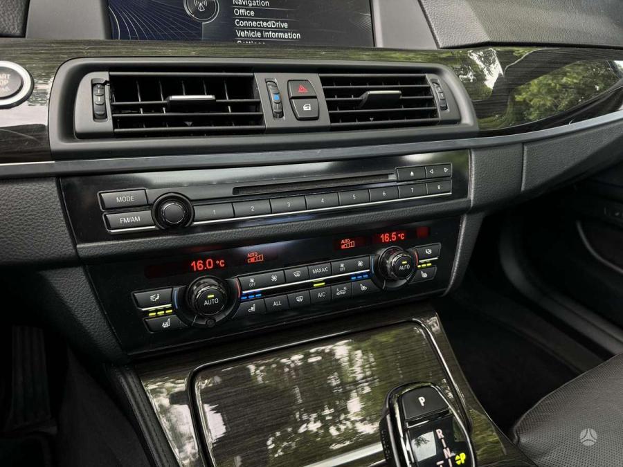White BMW 550 2013 in Vilnius, with an engine capacity of 4.40 L and mileage of 218 thousand km for 9999 €, photo 18 on AUTOMOTO.COM.LV