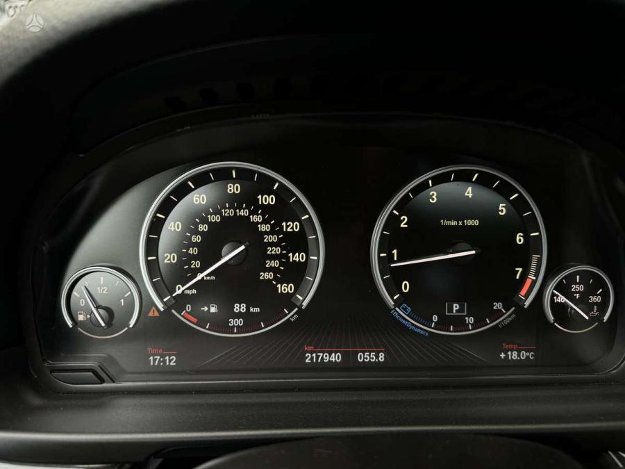 White BMW 550 2013 in Vilnius, with an engine capacity of 4.40 L and mileage of 218 thousand km for 9999 €, photo 20 on AUTOMOTO.COM.LV