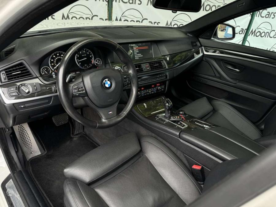 White BMW 550 2013 in Vilnius, with an engine capacity of 4.40 L and mileage of 218 thousand km for 9999 €, photo 21 on AUTOMOTO.COM.LV
