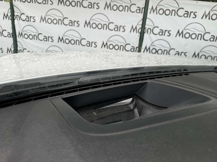 White BMW 550 2013 in Vilnius, with an engine capacity of 4.40 L and mileage of 218 thousand km for 9999 €, photo 26 on AUTOMOTO.COM.LV