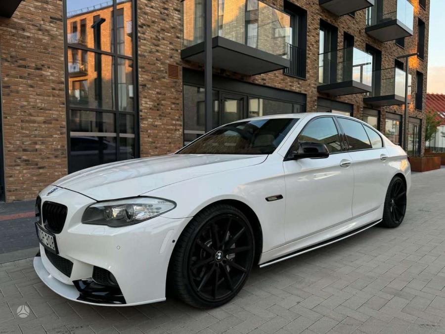 Balts BMW 550 2014 Viļņa, ar dzinēja tilpumu 4.40 L un nobraukumu 161 tūkst. km par 9900 €, foto 3 vietnē AUTOMOTO.COM.LV
