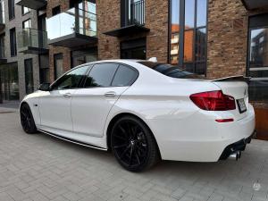 Balts BMW 550 2014 Viļņa, ar dzinēja tilpumu 4.40 L un nobraukumu 161 tūkst. km par 9900 €, foto 4 vietnē AUTOMOTO.COM.LV
