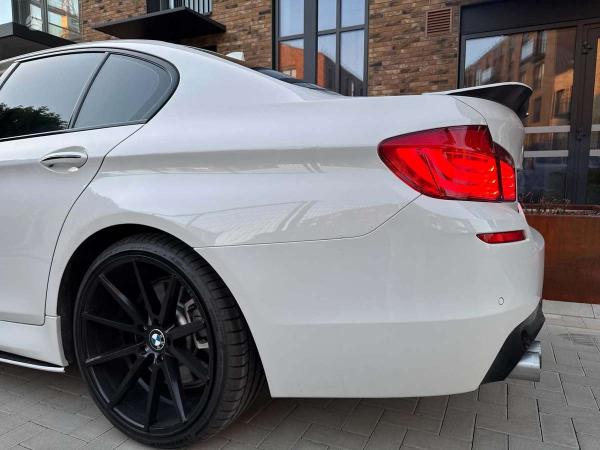 Balts BMW 550 2014 Viļņa, ar dzinēja tilpumu 4.40 L un nobraukumu 161 tūkst. km par 9900 €, foto 8 vietnē AUTOMOTO.COM.LV
