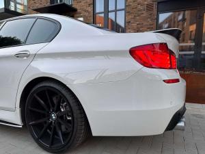 Balts BMW 550 2014 Viļņa, ar dzinēja tilpumu 4.40 L un nobraukumu 161 tūkst. km par 9900 €, foto 9 vietnē AUTOMOTO.COM.LV