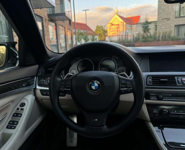 Balts BMW 550 2014 Viļņa, ar dzinēja tilpumu 4.40 L un nobraukumu 161 tūkst. km par 9900 €, foto 10 vietnē AUTOMOTO.COM.LV