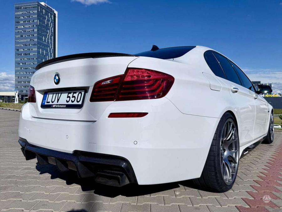 Balts BMW 550 2016 Viļņa, ar dzinēja tilpumu 4.40 L un nobraukumu 179 tūkst. km par 19499 €, foto 5 vietnē AUTOMOTO.COM.LV