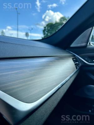 White BMW 550 2018 in Daugavpils, with an engine capacity of 4.40 L and mileage of 142 thousand km for 40000 €, photo 9 on AUTOMOTO.COM.LV