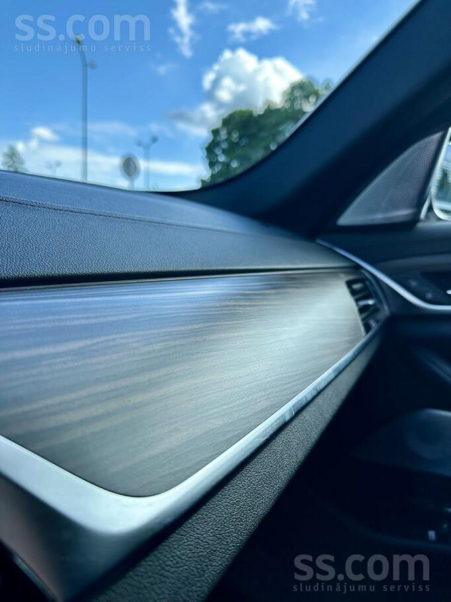 White BMW 550 2018 in Daugavpils, with an engine capacity of 4.40 L and mileage of 142 thousand km for 40000 €, photo 9 on AUTOMOTO.COM.LV