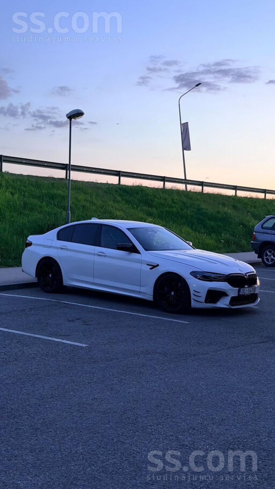 White BMW 550 2018 in Daugavpils, with an engine capacity of 4.40 L and mileage of 155 thousand km for 33500 €, photo 3 on AUTOMOTO.COM.LV
