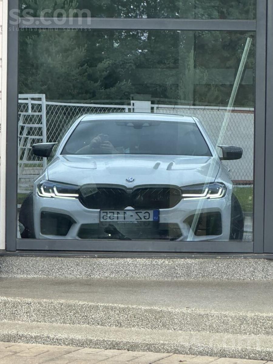 White BMW 550 2018 in Daugavpils, with an engine capacity of 4.40 L and mileage of 155 thousand km for 33500 €, photo 4 on AUTOMOTO.COM.LV