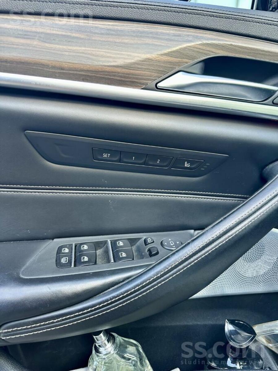 White BMW 550 2018 in Daugavpils, with an engine capacity of 4.40 L and mileage of 155 thousand km for 33500 €, photo 9 on AUTOMOTO.COM.LV