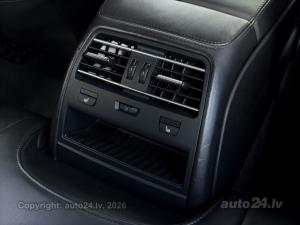 Black BMW 6 Series 2013 in Riga, with an engine capacity of 4.40 L and mileage of 69 thousand km for 29990 €, photo 14 on AUTOMOTO.COM.LV