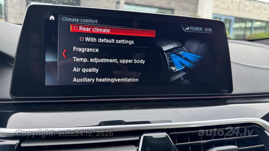 Melns BMW 6 Series 2017 Tallina, ar dzinēja tilpumu 3.00 L un nobraukumu 195 tūkst. km par 28900 €, foto 24 vietnē AUTOMOTO.COM.LV
