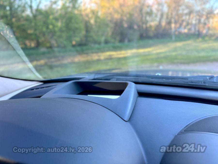 Pelēks BMW 6 Series 2009 Tallina, ar dzinēja tilpumu 3.00 L un nobraukumu 246 tūkst. km par 11900 €, foto 16 vietnē AUTOMOTO.COM.LV