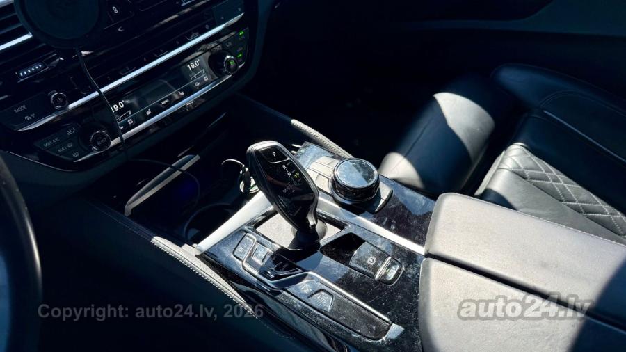 Pelēks BMW 6 Series 2022 Tallina, ar dzinēja tilpumu 3.00 L un nobraukumu 155 tūkst. km par 45000 €, foto 15 vietnē AUTOMOTO.COM.LV