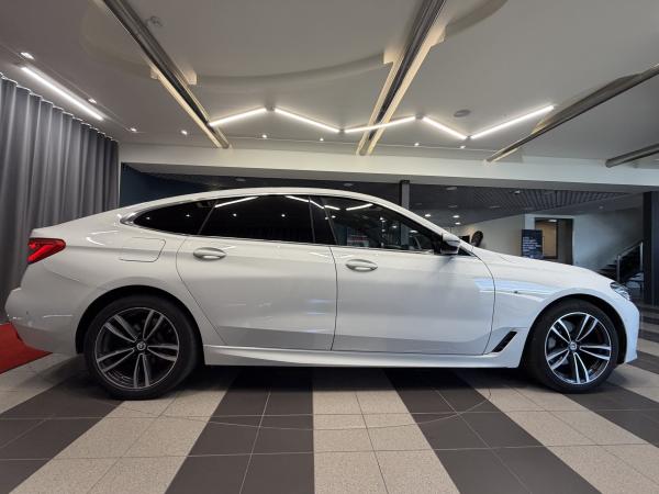 White BMW 620 2022 in Riga, with an engine capacity of 2.00 L and mileage of 74 thousand km for 39900 €, photo 4 on AUTOMOTO.COM.LV