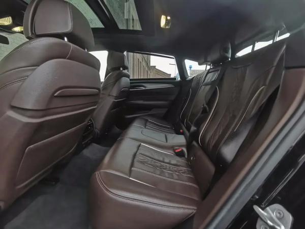 Black BMW 630 2017 in Riga, with an engine capacity of 3.00 L and mileage of 172 thousand km for 25000 €, photo 9 on AUTOMOTO.COM.LV