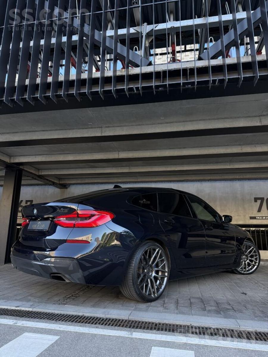 Black BMW 630 2018 in Riga, with an engine capacity of 3.00 L and mileage of 324 thousand km for 23990 €, photo 9 on AUTOMOTO.COM.LV