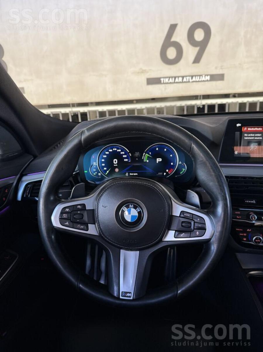 Black BMW 630 2018 in Riga, with an engine capacity of 3.00 L and mileage of 324 thousand km for 23990 €, photo 30 on AUTOMOTO.COM.LV