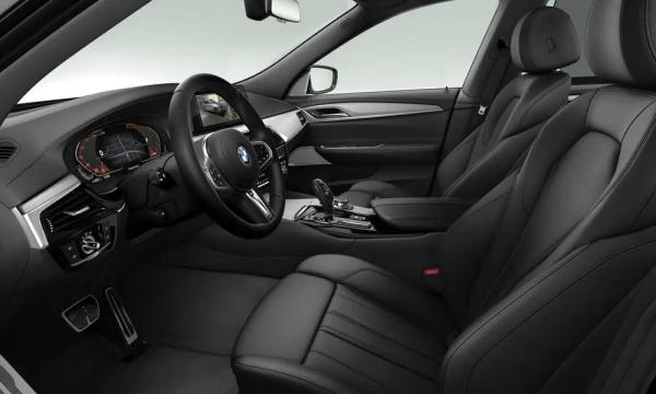 Black BMW 630 2019 in Riga, with an engine capacity of 2.00 L and mileage of 81 thousand km for 29600 €, photo 2 on AUTOMOTO.COM.LV