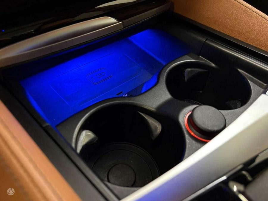Black BMW 630 2020 in Marijampole, with an engine capacity of 2.99 L and mileage of 224 thousand km for 24950 €, photo 14 on AUTOMOTO.COM.LV