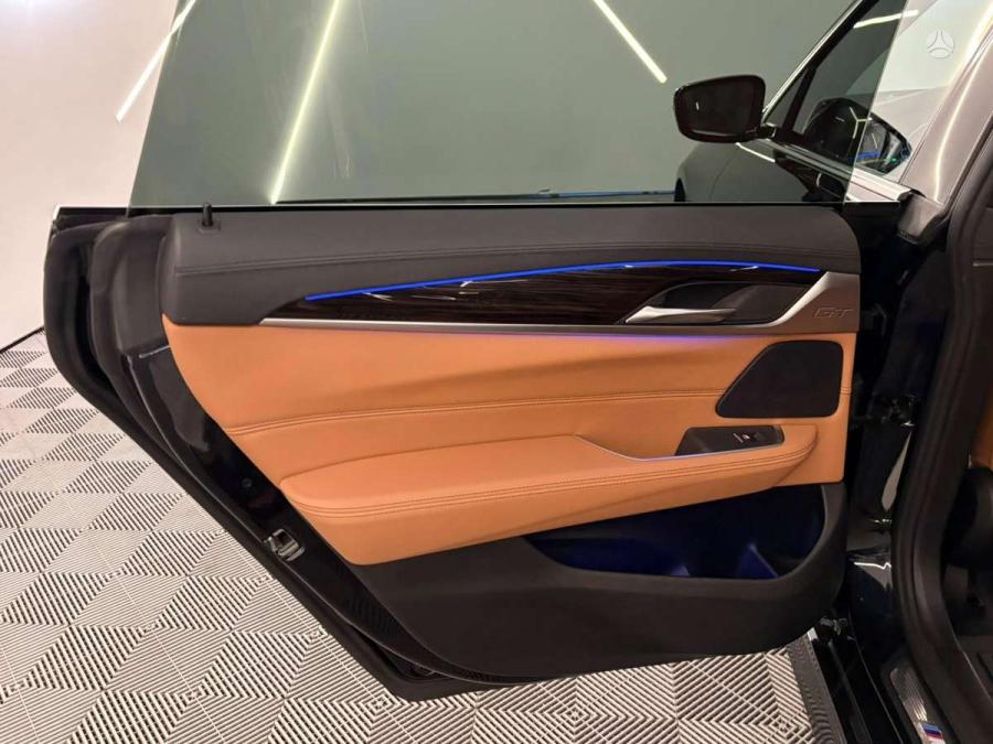 Black BMW 630 2020 in Marijampole, with an engine capacity of 2.99 L and mileage of 224 thousand km for 24950 €, photo 26 on AUTOMOTO.COM.LV