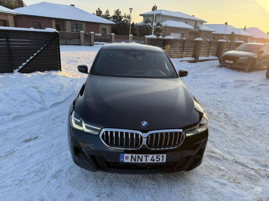 Black BMW 630 2021 in Klaipeda, with an engine capacity of 2.99 L and mileage of 92 thousand km for 35900 €, photo 2 on AUTOMOTO.COM.LV