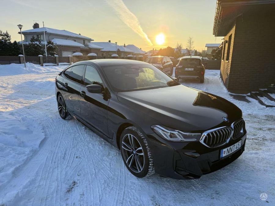 Black BMW 630 2021 in Klaipeda, with an engine capacity of 2.99 L and mileage of 92 thousand km for 35900 €, photo 3 on AUTOMOTO.COM.LV