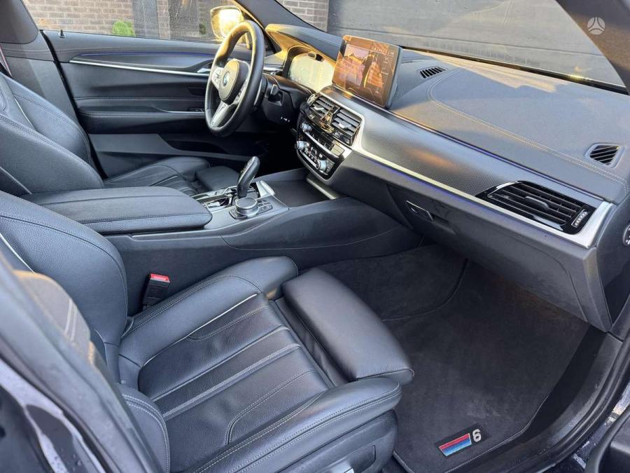 Black BMW 630 2021 in Klaipeda, with an engine capacity of 2.99 L and mileage of 92 thousand km for 35900 €, photo 10 on AUTOMOTO.COM.LV