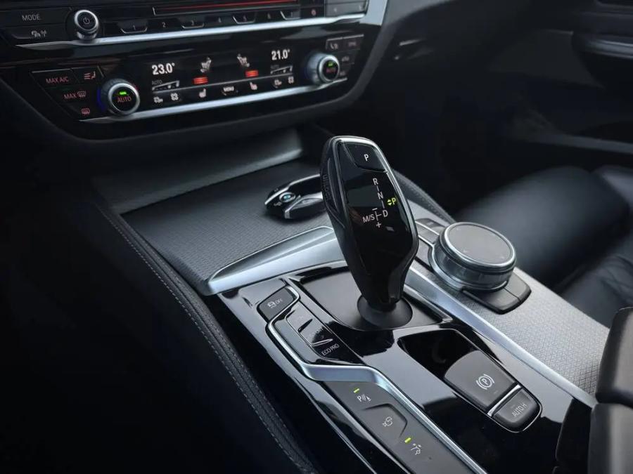 Zils BMW 630 2018 Jelgava, ar dzinēja tilpumu 3.00 L un nobraukumu 207 tūkst. km par 24800 €, foto 19 vietnē AUTOMOTO.COM.LV