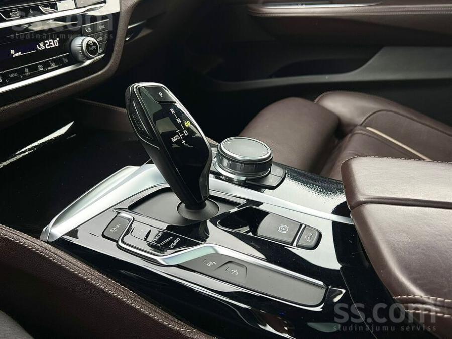 Blue BMW 630 2017 in Riga, with an engine capacity of 3.00 L and mileage of 200 thousand km for 22900 €, photo 6 on AUTOMOTO.COM.LV