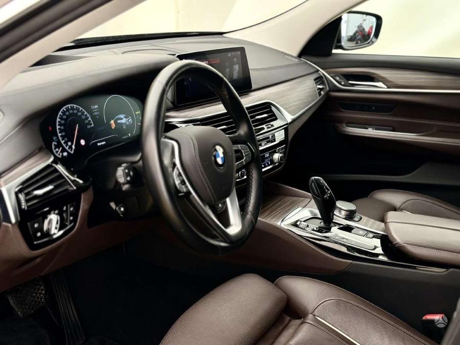 Brown BMW 630 2019 in Vilnius, with an engine capacity of 2.99 L and mileage of 89 thousand km for 35450 €, photo 8 on AUTOMOTO.COM.LV