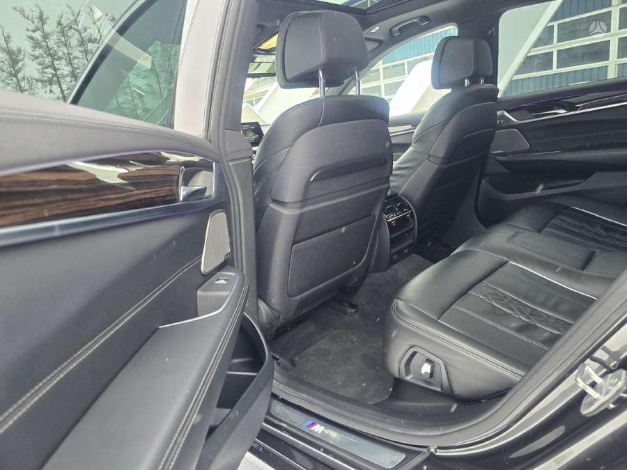 Grey BMW 630 2018 in Vilnius, with an engine capacity of 2.99 L and mileage of 300 thousand km for 24800 €, photo 13 on AUTOMOTO.COM.LV
