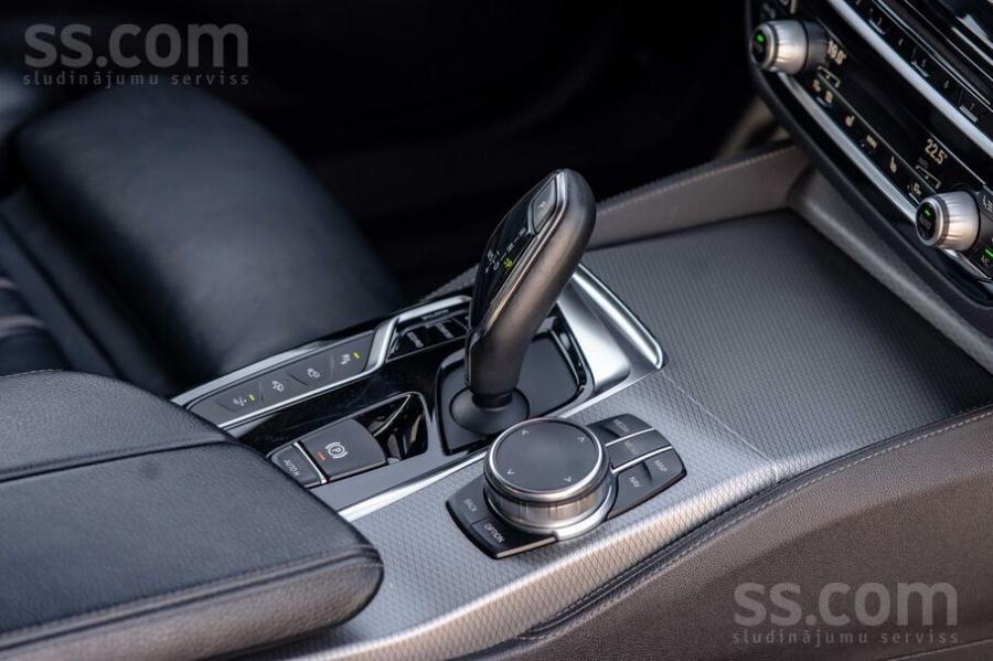 Grey BMW 630 2018 in Jurmala, with an engine capacity of 3.00 L and mileage of 201 thousand km for 26000 €, photo 15 on AUTOMOTO.COM.LV