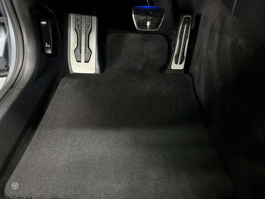Grey BMW 630 2018 in Utena, with an engine capacity of 2.99 L and mileage of 160 thousand km for 26700 €, photo 8 on AUTOMOTO.COM.LV