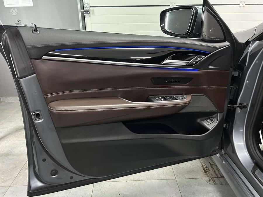 Grey BMW 630 2018 in Utena, with an engine capacity of 2.99 L and mileage of 160 thousand km for 26700 €, photo 26 on AUTOMOTO.COM.LV