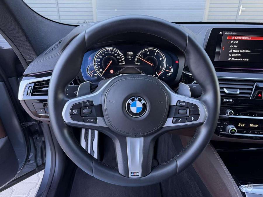 Grey BMW 630 2018 in Utena, with an engine capacity of 3.00 L and mileage of 160 thousand km for 26600 €, photo 18 on AUTOMOTO.COM.LV