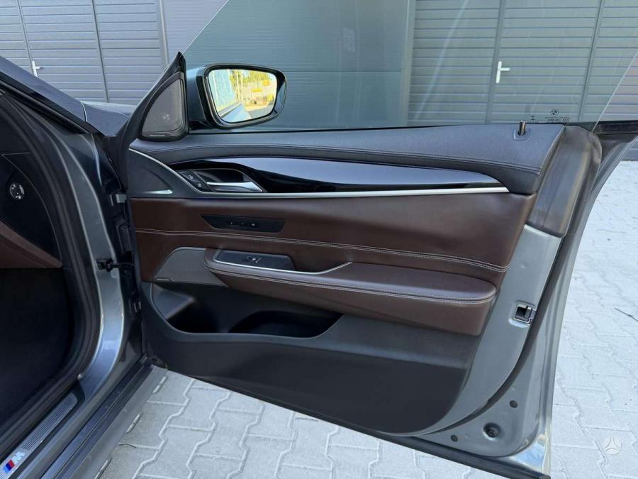 Grey BMW 630 2018 in Utena, with an engine capacity of 3.00 L and mileage of 160 thousand km for 26600 €, photo 43 on AUTOMOTO.COM.LV