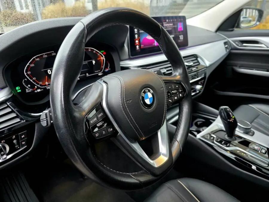 Grey BMW 630 2020 in Riga, with an engine capacity of 2.00 L and mileage of 184 thousand km for 26900 €, photo 13 on AUTOMOTO.COM.LV
