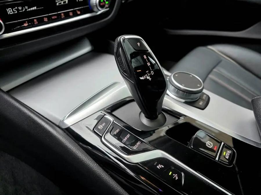 Grey BMW 630 2020 in Riga, with an engine capacity of 2.00 L and mileage of 184 thousand km for 26900 €, photo 17 on AUTOMOTO.COM.LV