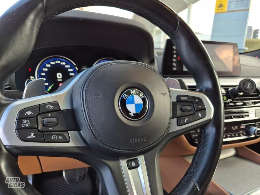 Pelēks BMW 630 2018 Panevēža, ar dzinēja tilpumu 3.00 L un nobraukumu 245 tūkst. km par 27800 €, foto 27 vietnē AUTOMOTO.COM.LV