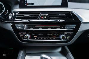 Pelēks BMW 630 2018 Viļņa, ar dzinēja tilpumu 2.99 L un nobraukumu 89 tūkst. km par 29999 €, foto 25 vietnē AUTOMOTO.COM.LV
