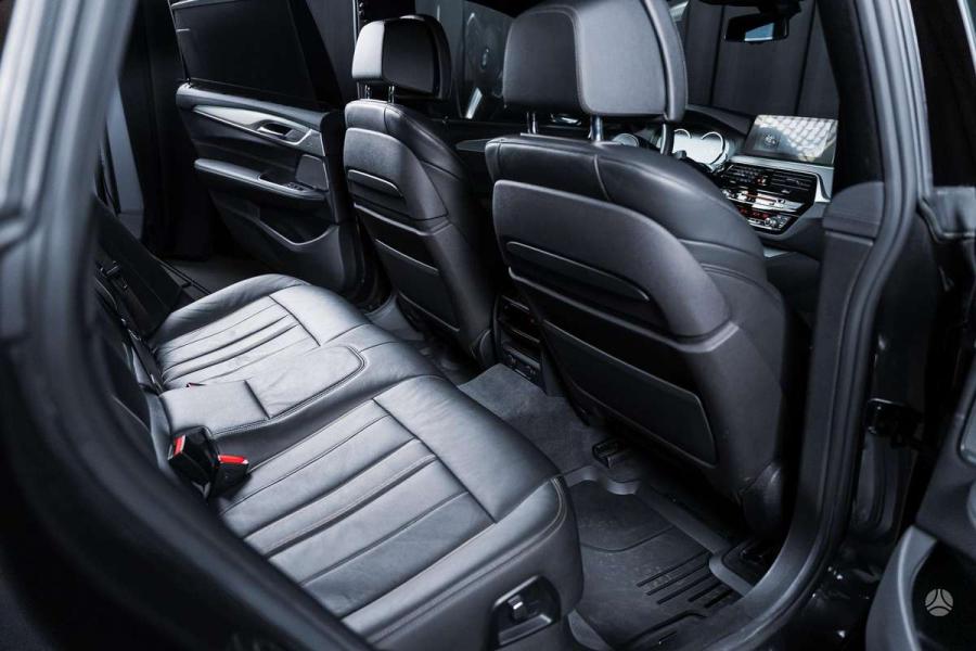 Pelēks BMW 630 2018 Viļņa, ar dzinēja tilpumu 2.99 L un nobraukumu 89 tūkst. km par 29999 €, foto 30 vietnē AUTOMOTO.COM.LV