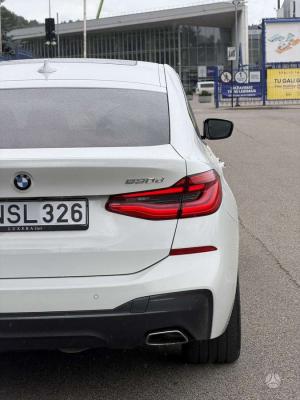 White BMW 630 2018 in Vilnius, with an engine capacity of 2.99 L and mileage of 272 thousand km for 25500 €, photo 10 on AUTOMOTO.COM.LV