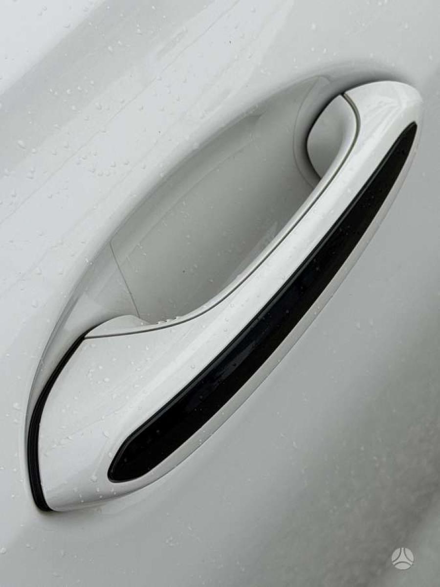 White BMW 630 2018 in Vilnius, with an engine capacity of 2.99 L and mileage of 272 thousand km for 25500 €, photo 12 on AUTOMOTO.COM.LV